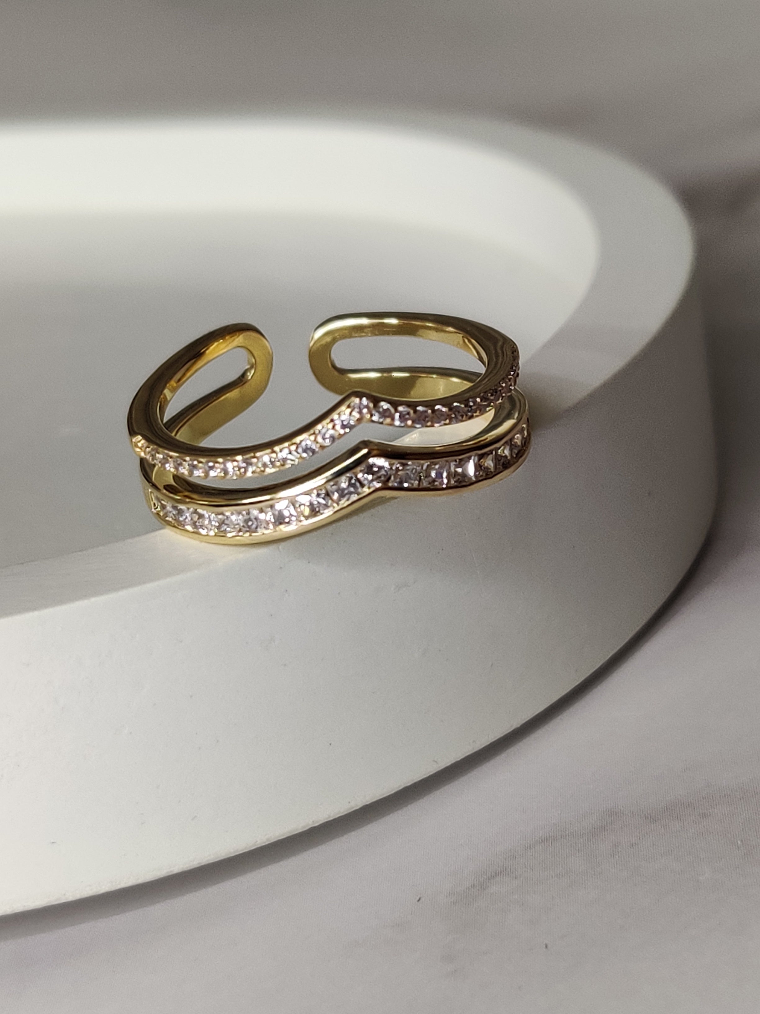 Chevron Ring – wooman