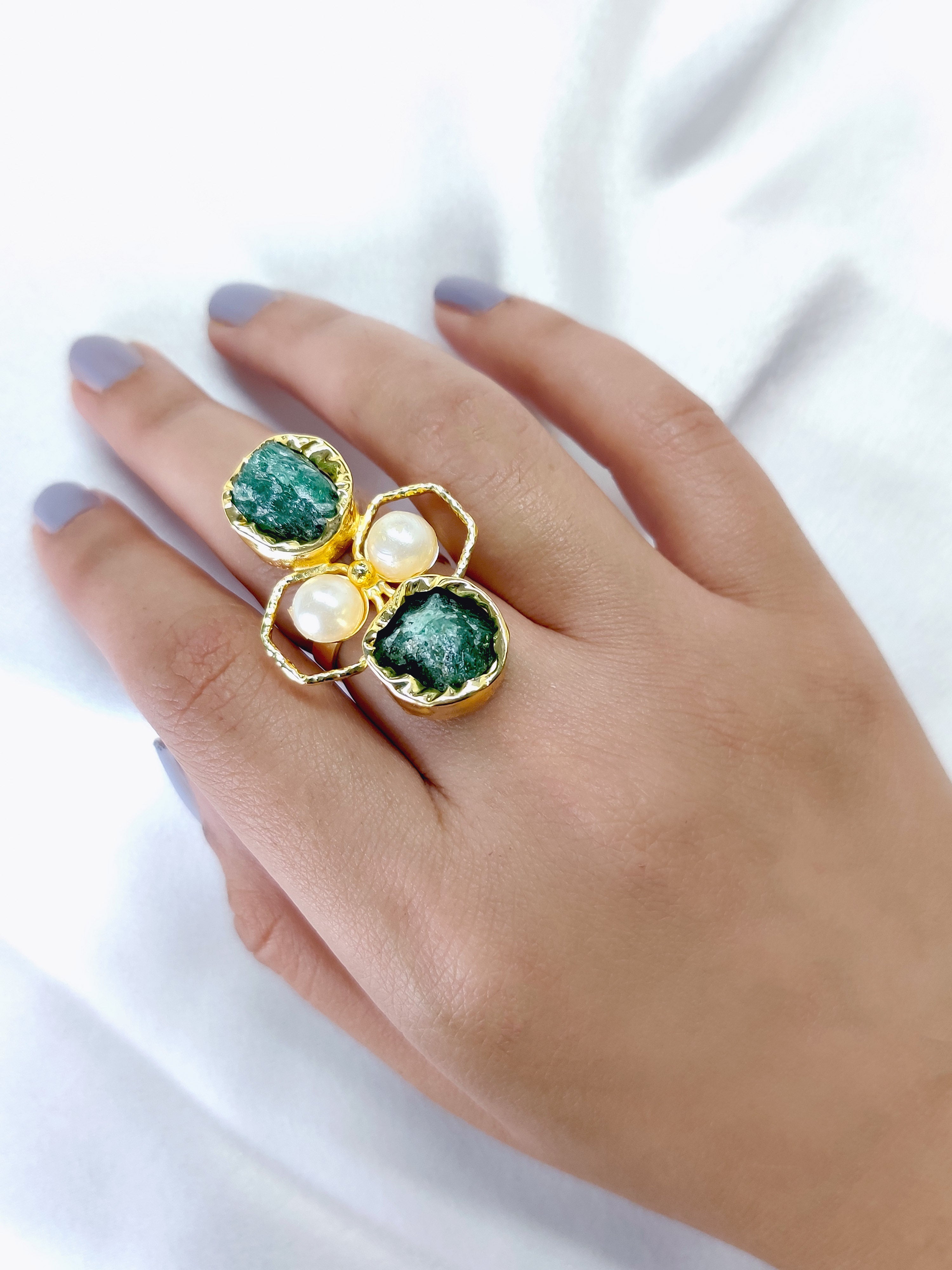 Eight Ring, Emerald – wooman